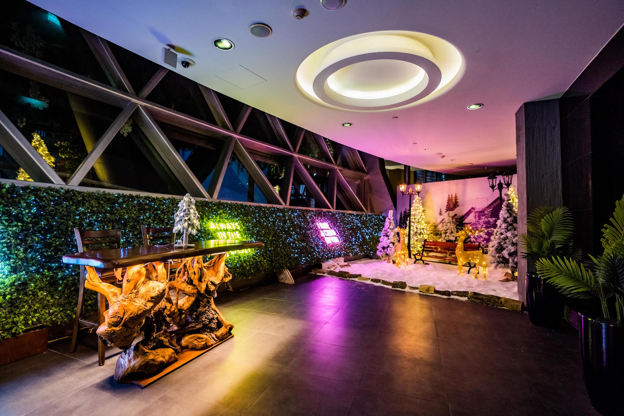 Enjoy A Sparkling Festive Season At MOOD Rooftop Lounge - Dubai Hotels ...